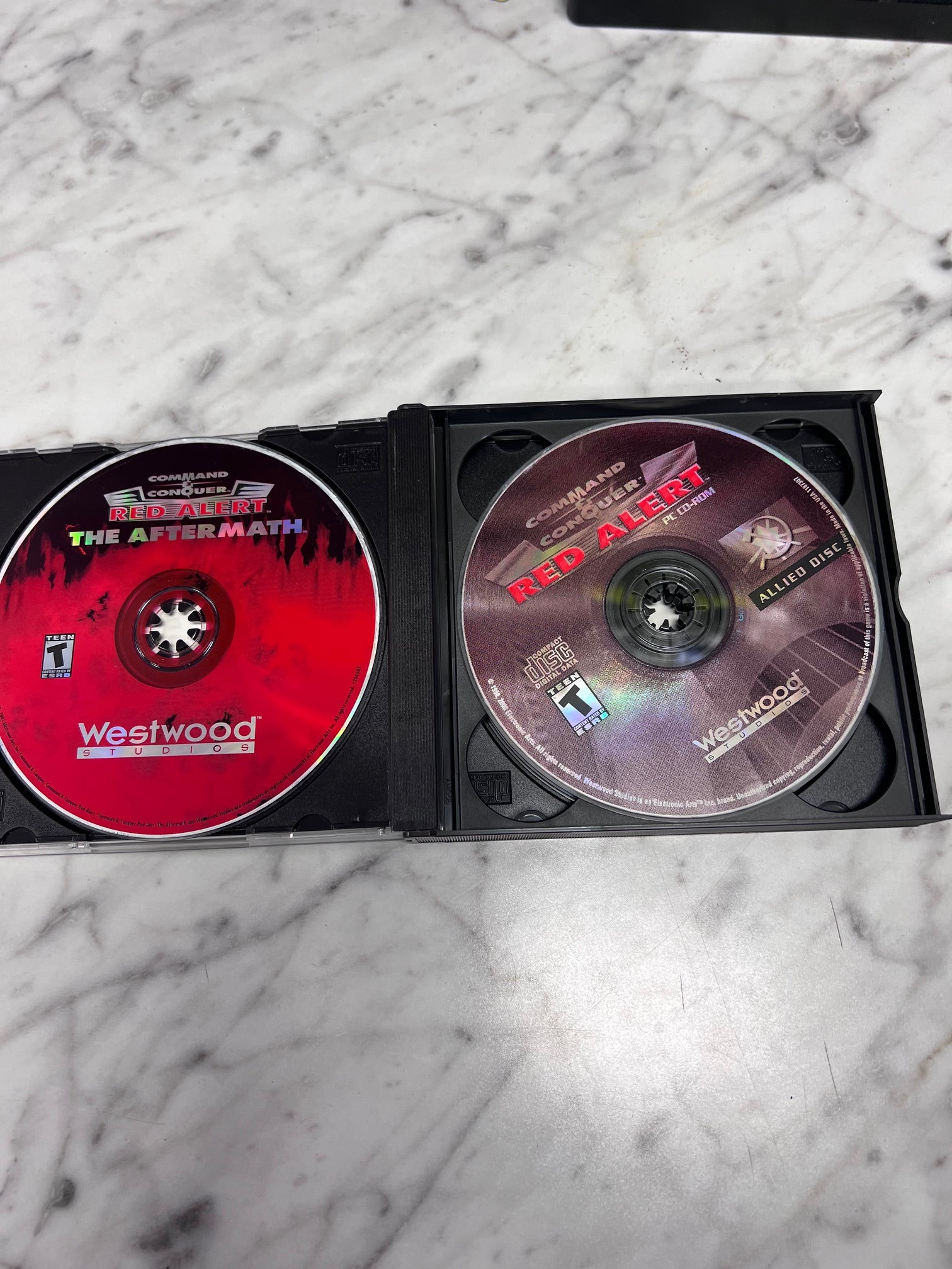 Command & Conquer Red Alert The Arsenal (Jewel Case) PC CD-ROM Used UP ...